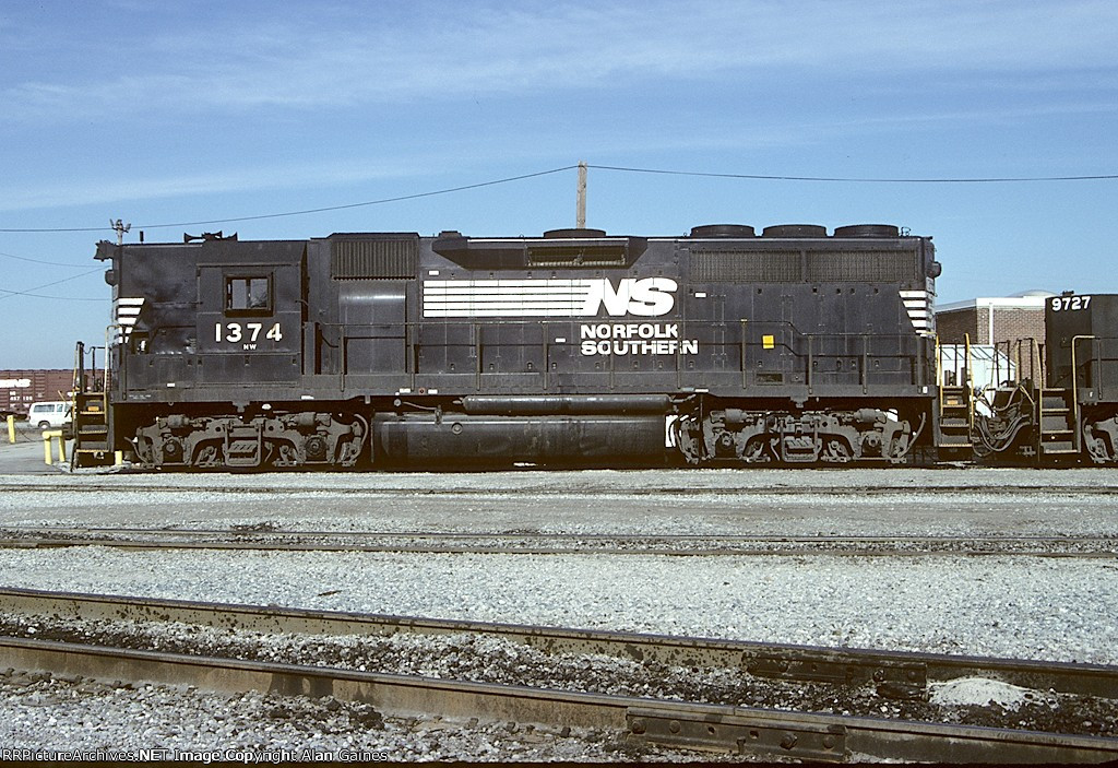 NS GP40 1374